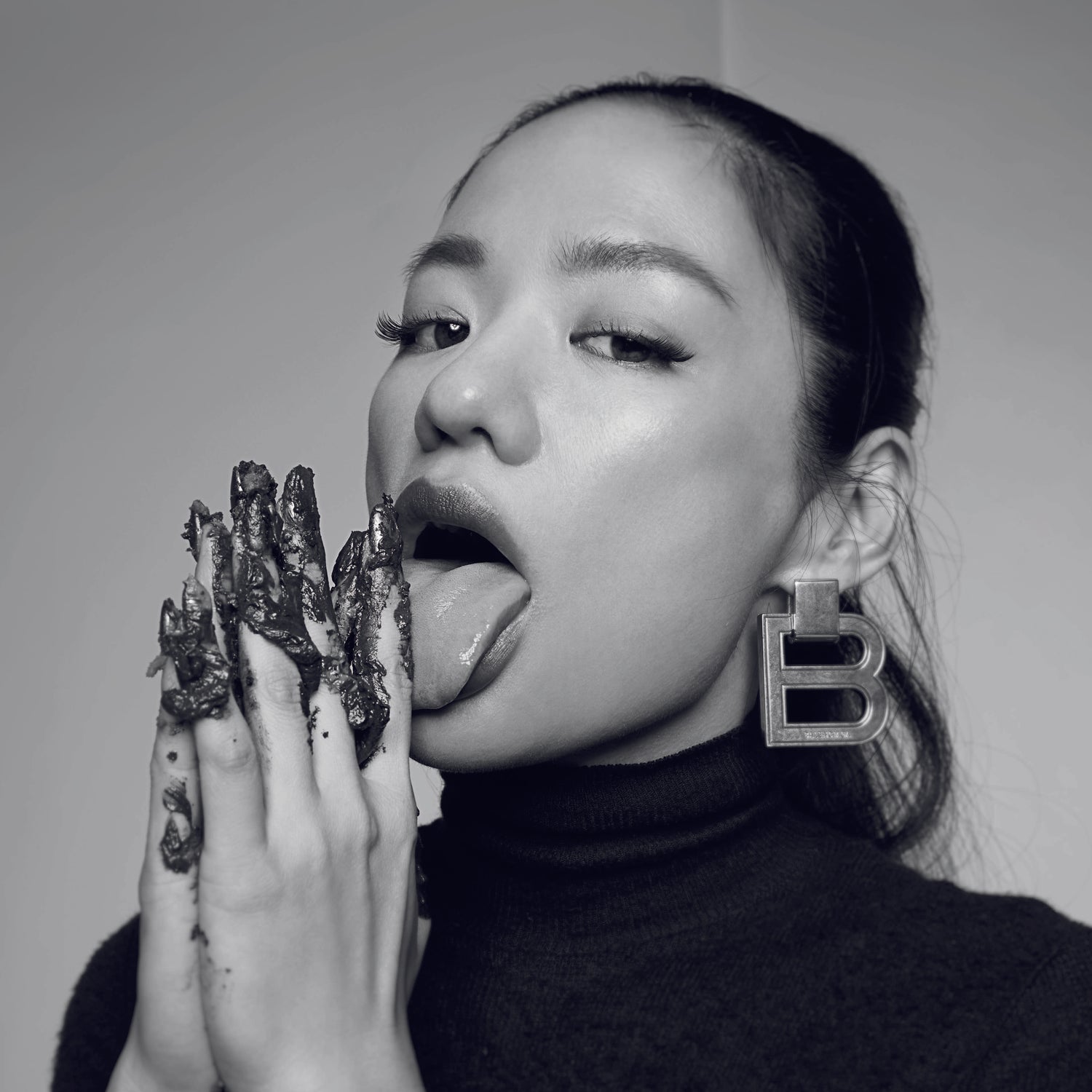 #010-Awich – VI/NYL